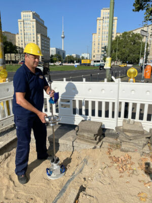 Light Weight Deflectometer (LWD)